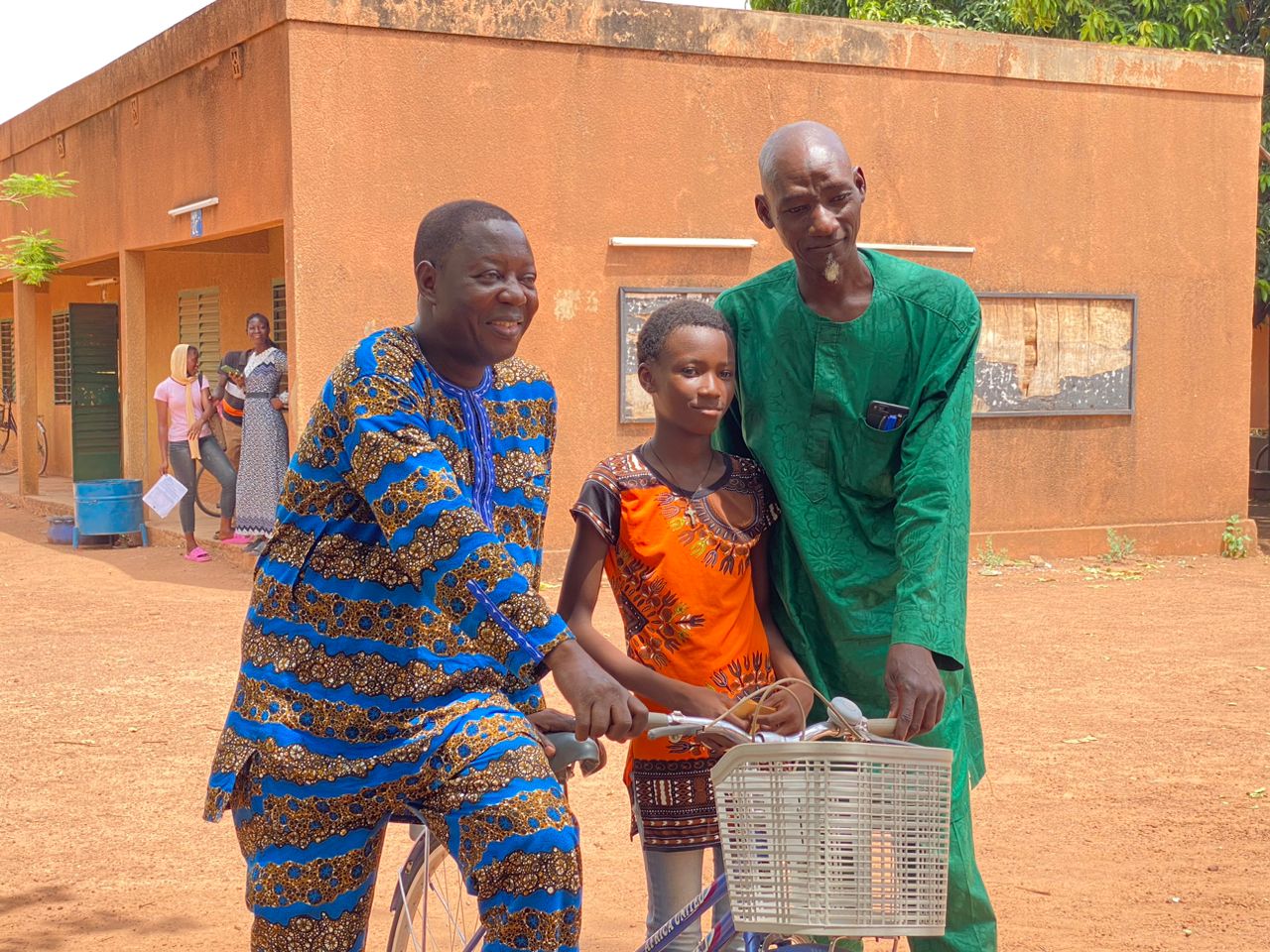 Promotion de l’excellence : Le lycée Song-Taaba récompense ses 70 ...