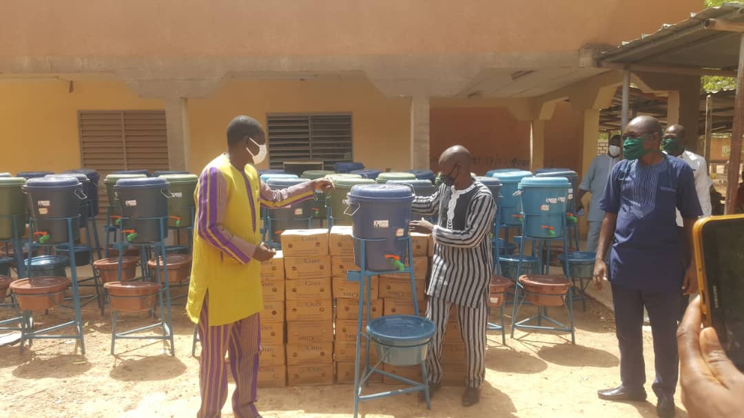 Lutte contre le Covid-19 : Athanase Boudo vole au secours du district sanitaire de Bousé ...