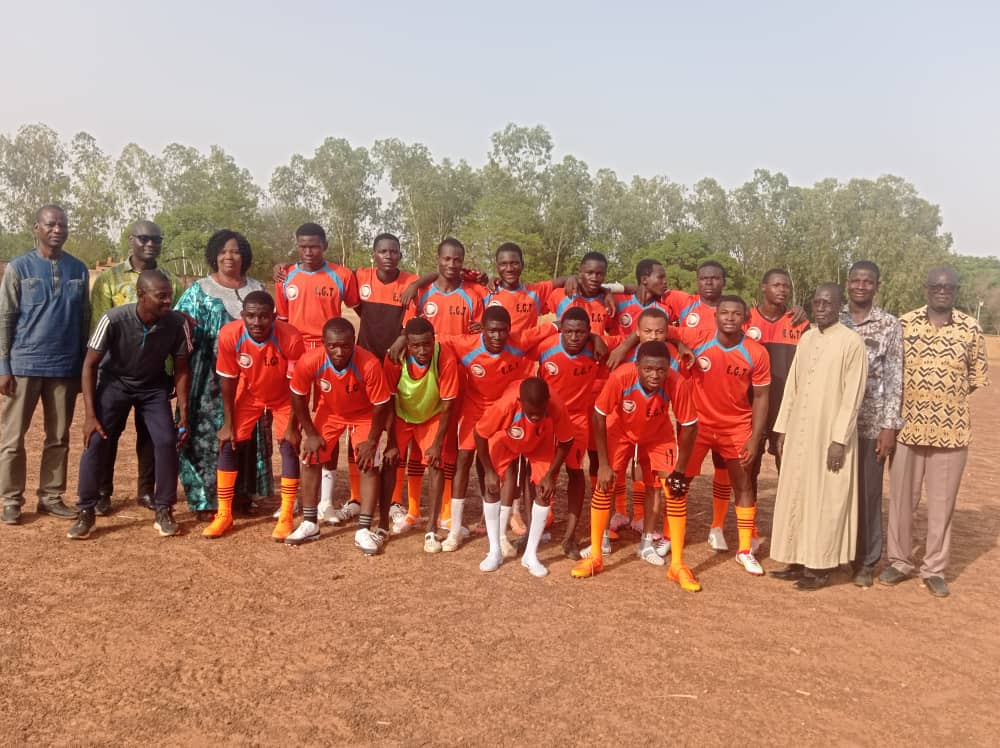 Burkina/Football : L'Établissement Gabriel Taborin de Saaba remporte la ...