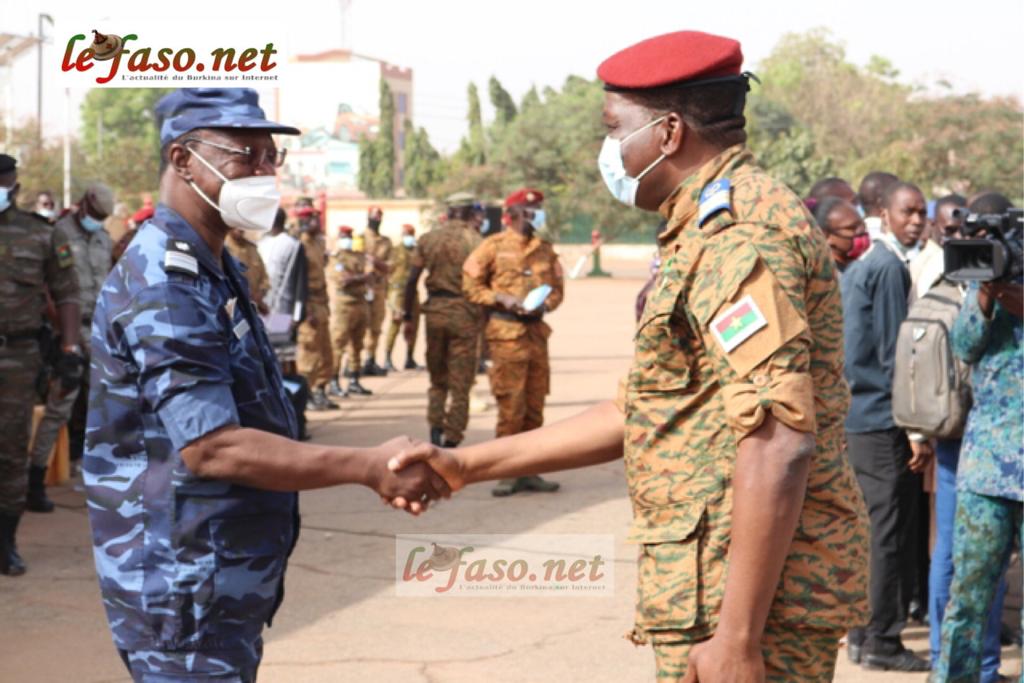 Etat-major général des armées : Le colonel-major David Kabré prend le ...