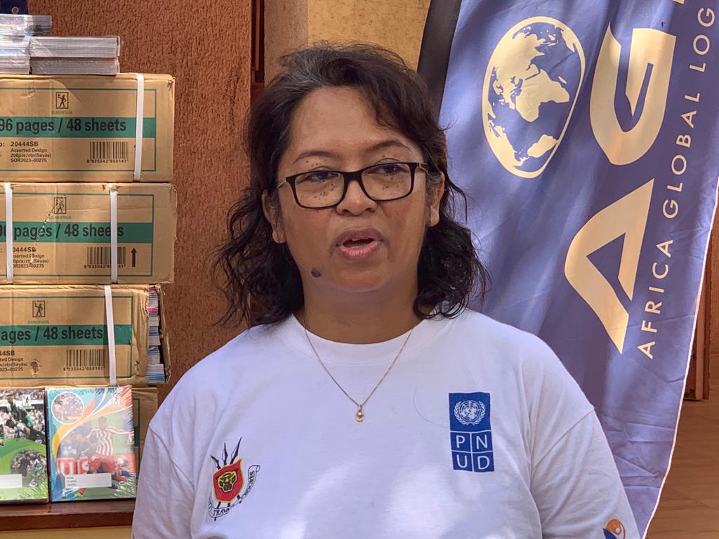 Burkina : 360 enfants ont bénéficié de kits scolaires de Africa Global ...