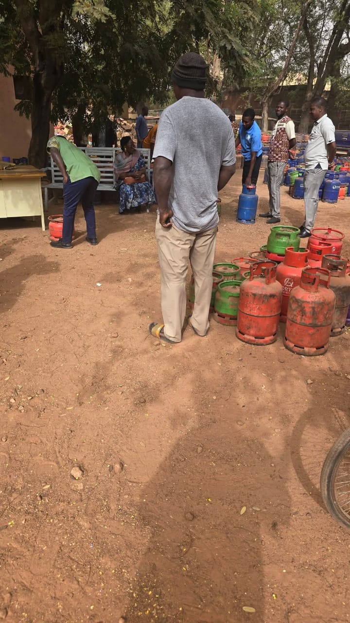 Burkina : La BMCRF met en vente des bouteilles de gaz butane saisies ...