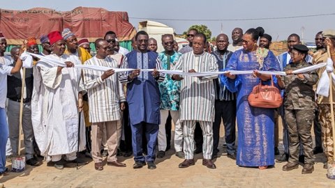 Dakola/Centre-sud : Le ministre du commerce inaugure une aire de ...