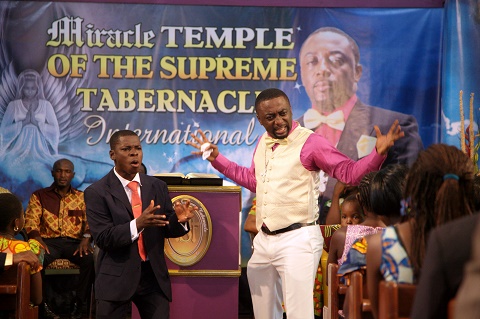 « Praising the Lord Plus One » de Kwaw Paintsil ANSAH : Le prophète ...