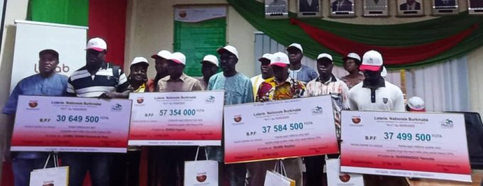 Burkina : La LONAB remet plus de 163 millions de francs CFA à quatre ...