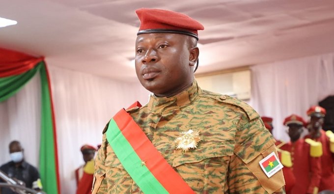 Burkina Faso : Paul-Henri Sandaogo Damiba officiellement investi ...